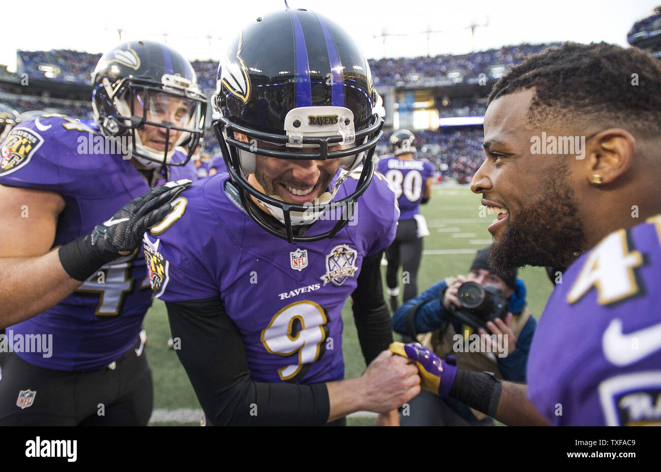 Baltimore Ravens kicker Justin Tucker (9) celebrates with teammates ...