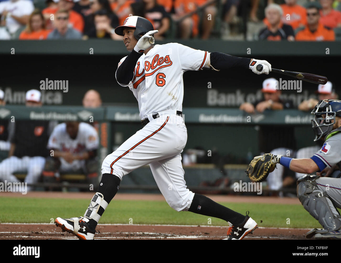 Baltimore Orioles' Jonathan Schoop hits a 2-RBI double against the ...