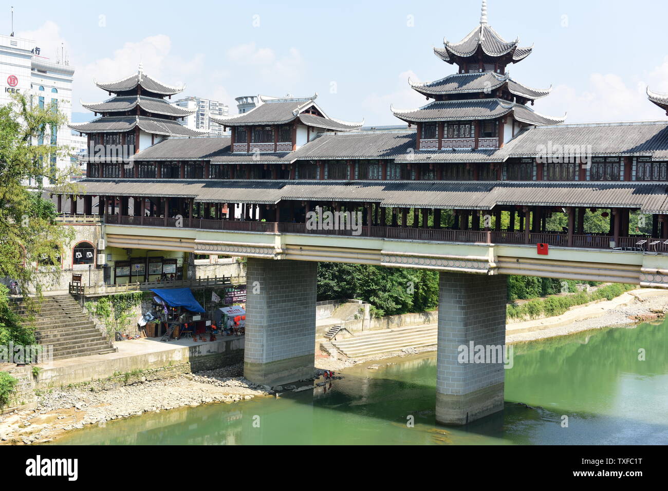 Dong bridge wind and rain bridge Stock Photo - Alamy