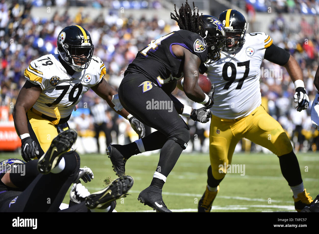 Alex collins ravens hi-res stock photography and images - Alamy