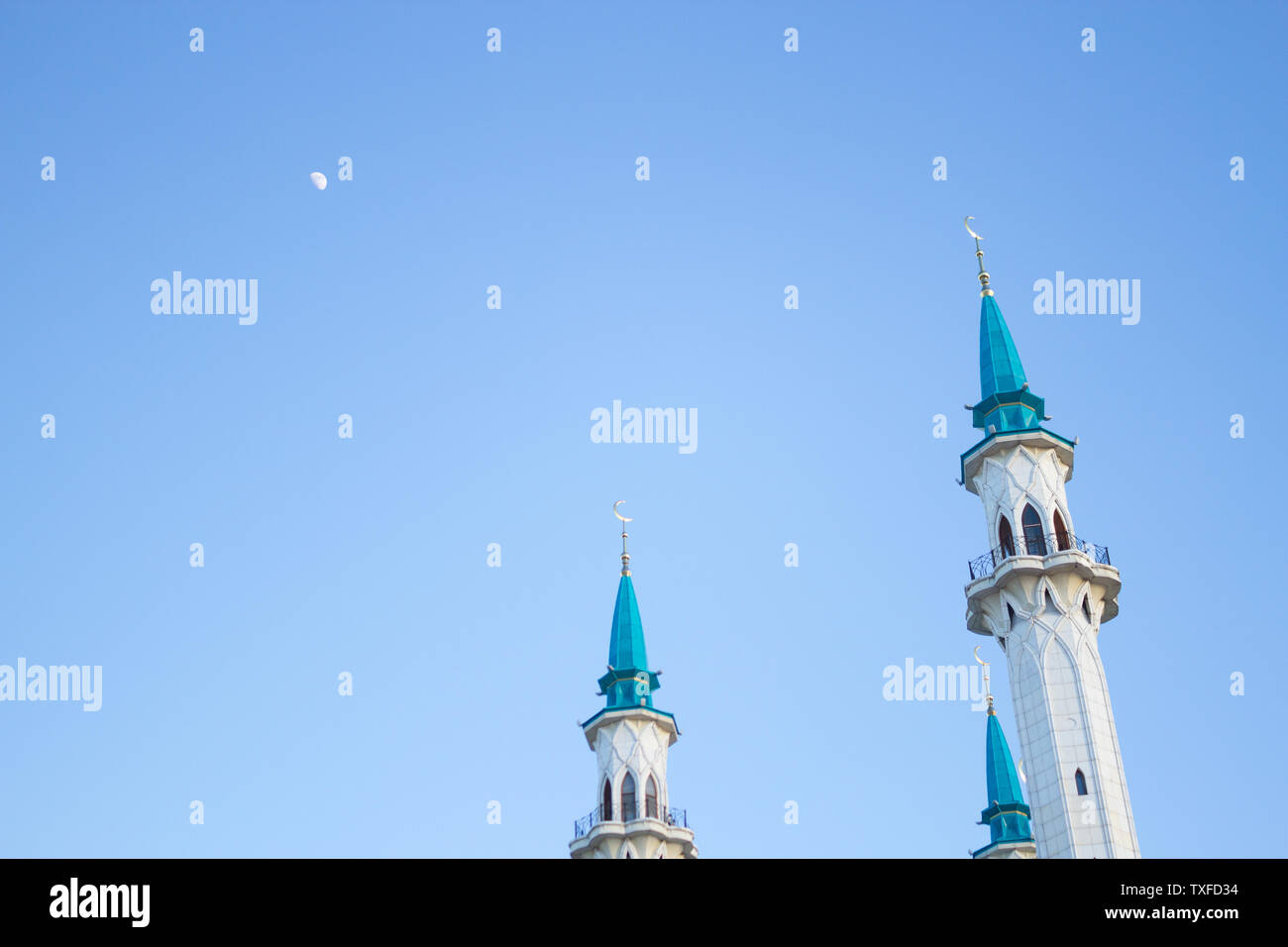 New mosques minaret crescent hi-res stock photography and images - Alamy