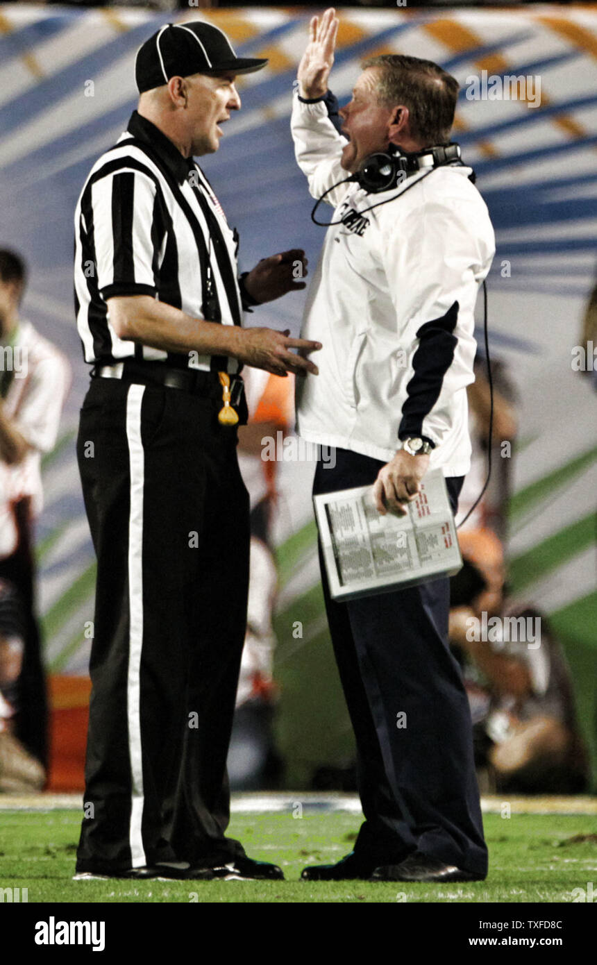 Notre Dame Head Coach Brian Kelly argues with the referee in the BCS ...