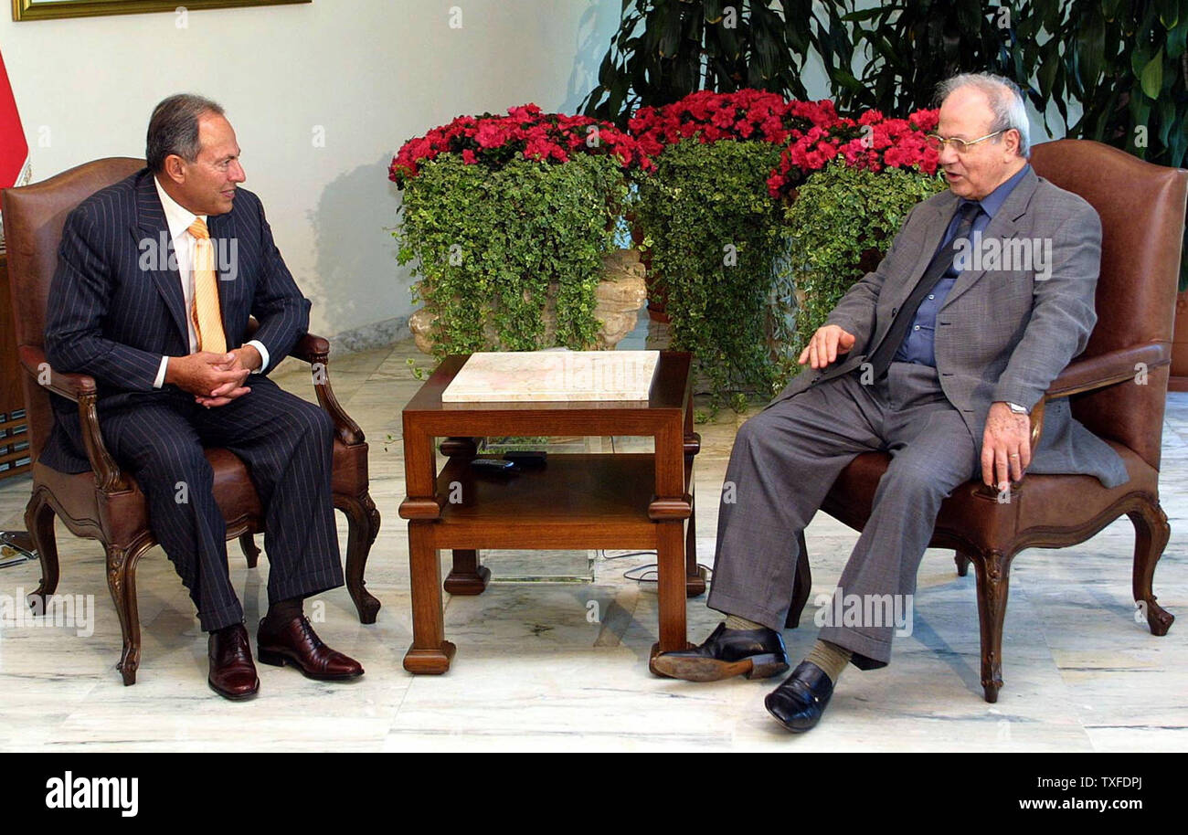 Lebanese President Emile Lahoud (L) receives Palestine Liberation ...