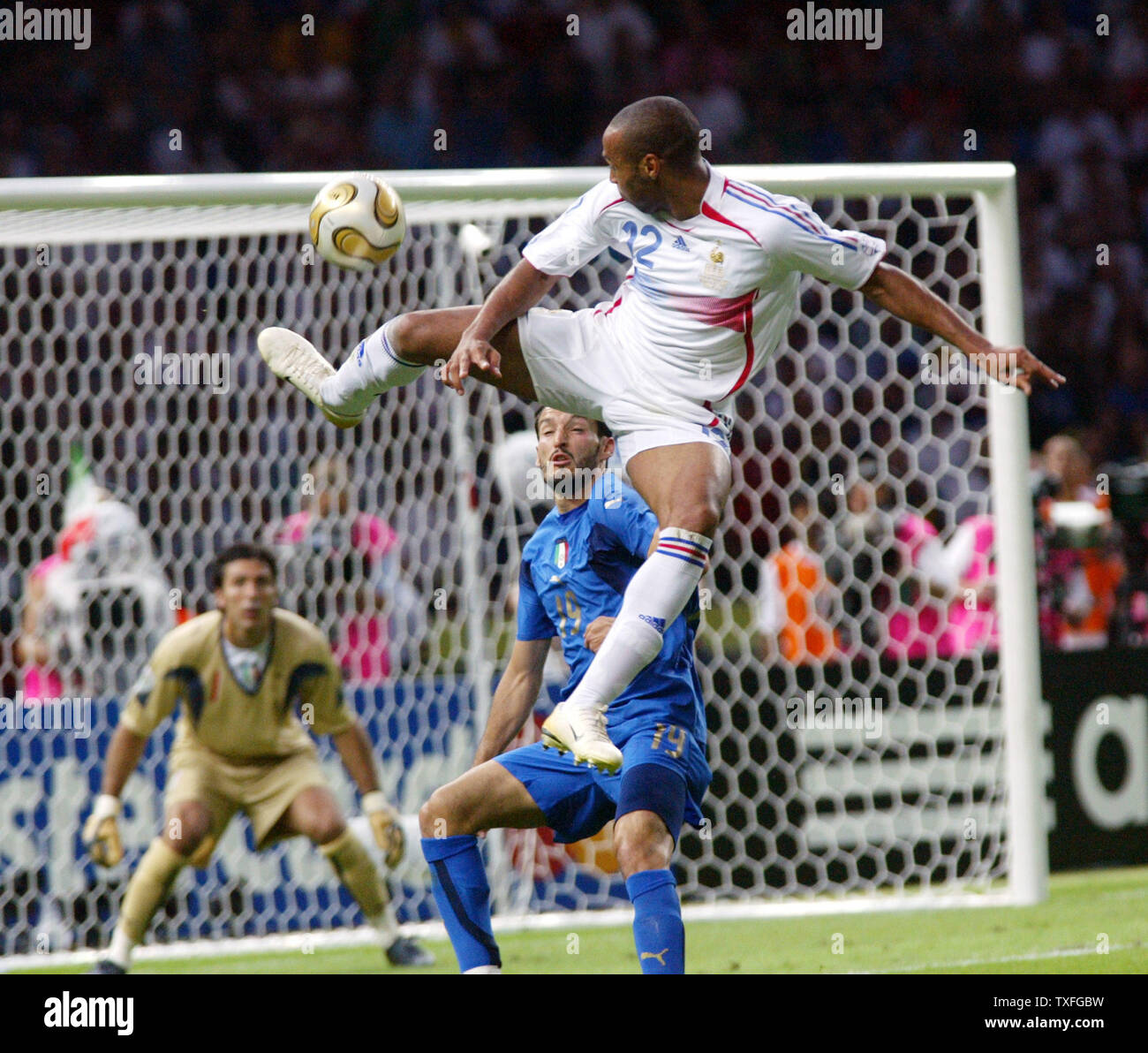 Thierry henri hi-res stock photography and images - Alamy