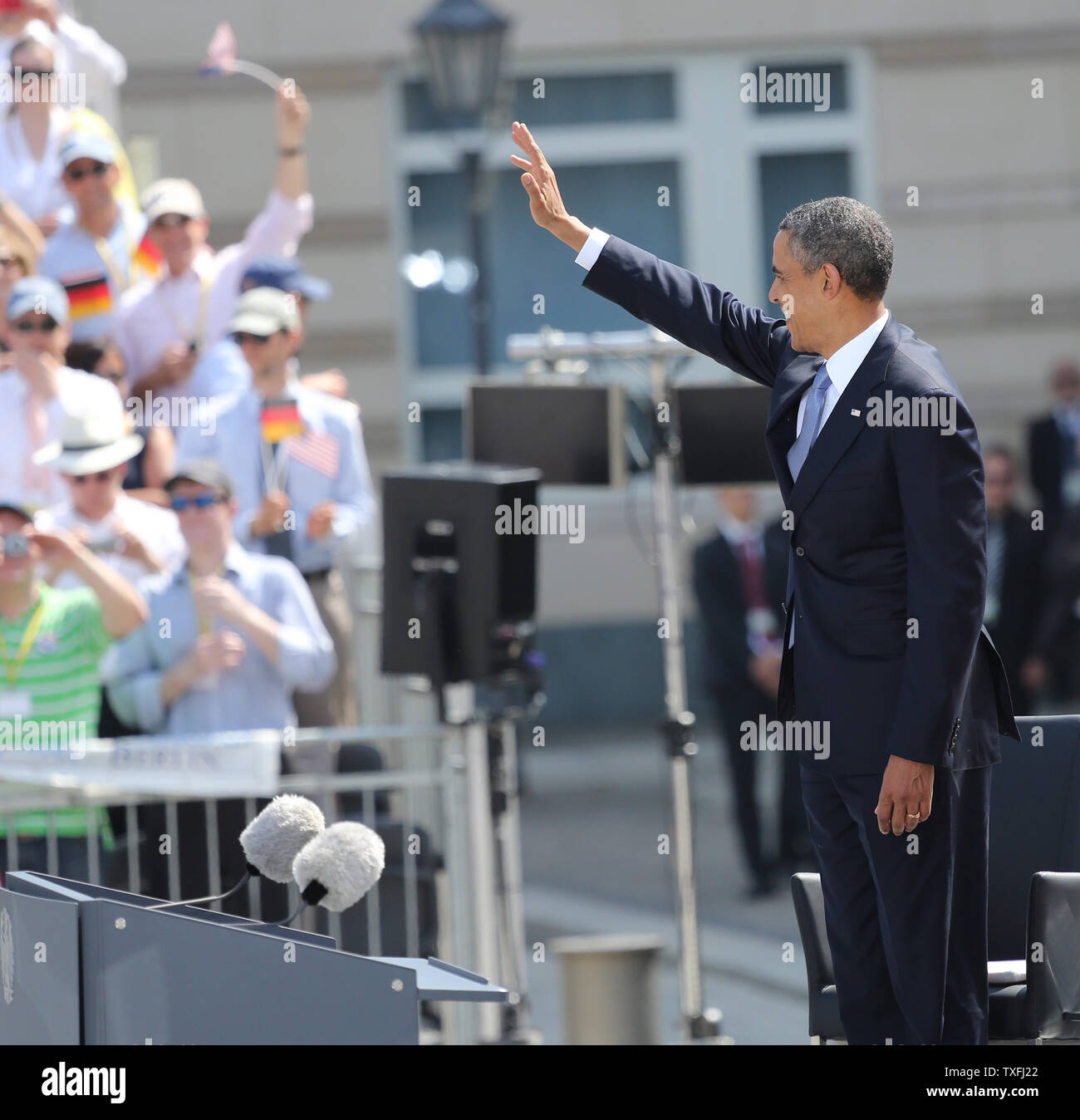 U.S. President Barack Obama arrives at the Brandenburg Gate in Berlin ...