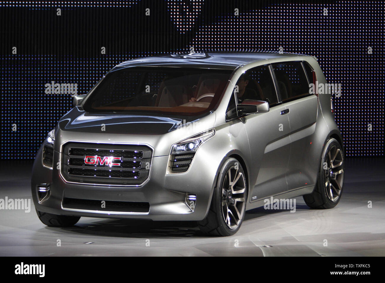 General motors shows off hi-res stock photography and images - Alamy