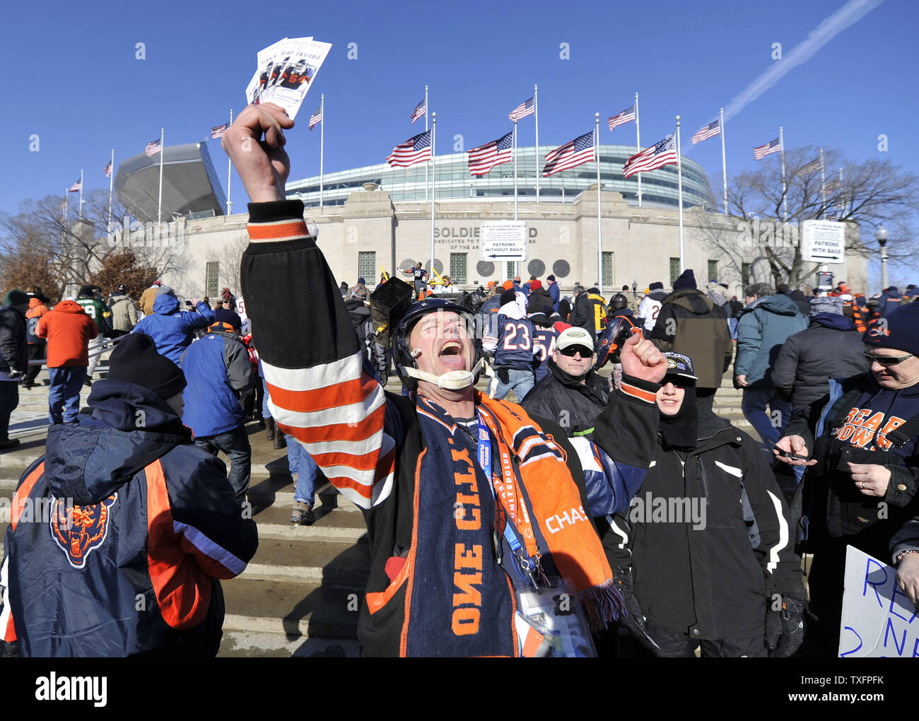 Chicago bears fan hi-res stock photography and images - Alamy