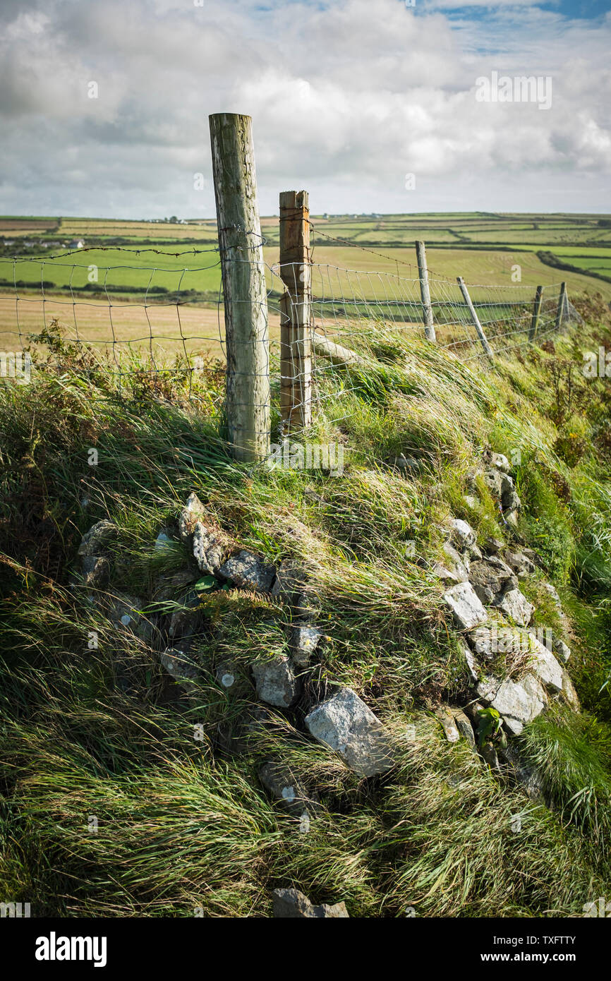 Stock fencing hi-res stock photography and images - Alamy