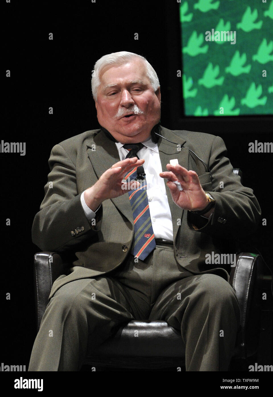 Polish president lech walesa hi-res stock photography and images - Alamy