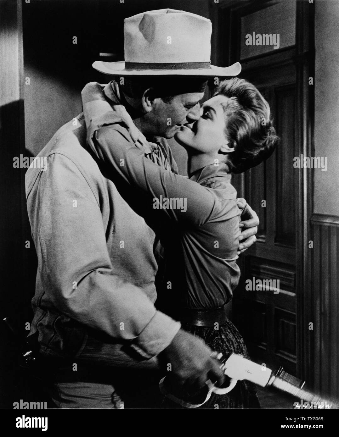 Angie dickinson 1950s hi-res stock photography and images - Alamy