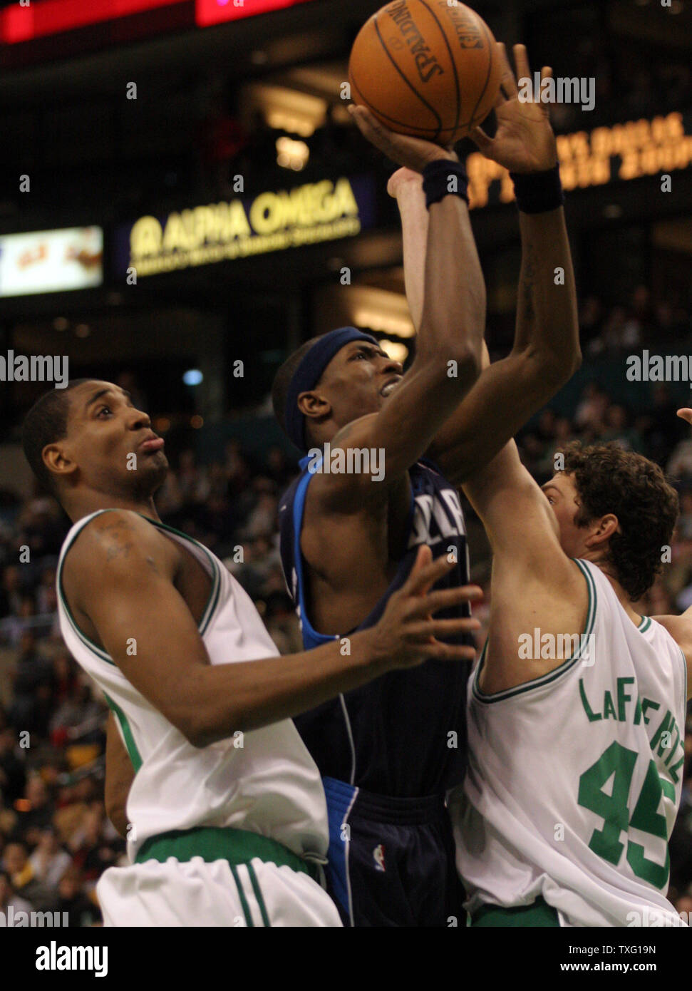 Boston celtics mark blount hi-res stock photography and images - Alamy