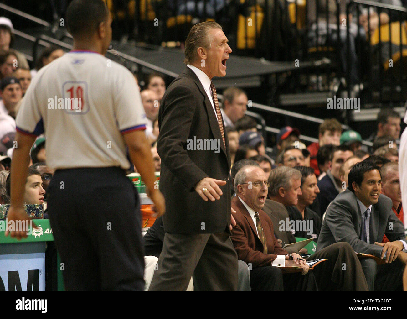 Pat riley hi-res stock photography and images - Alamy