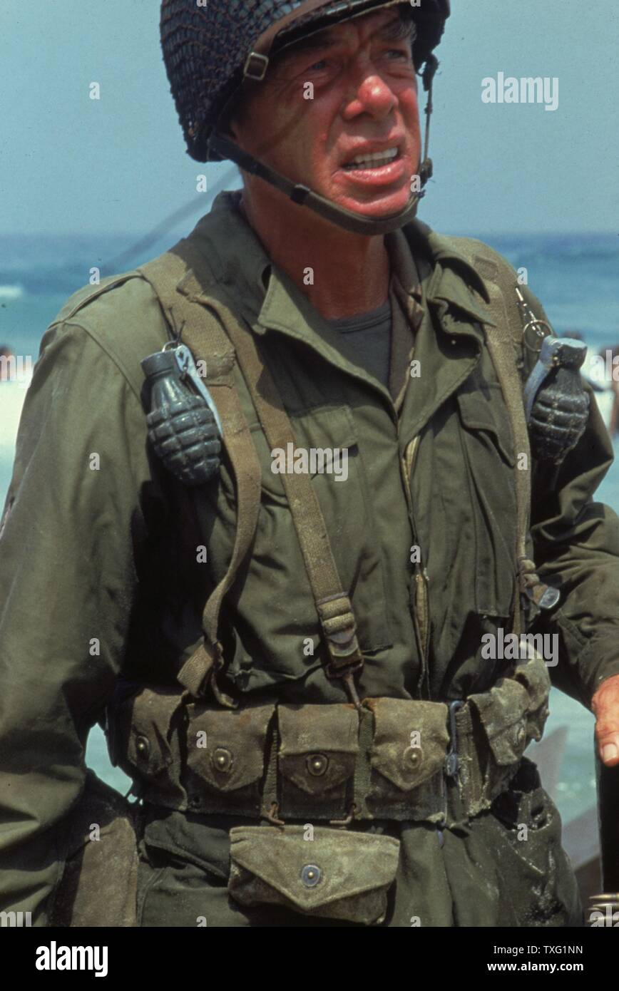 Girl soldier ww2 hi-res stock photography and images - Alamy