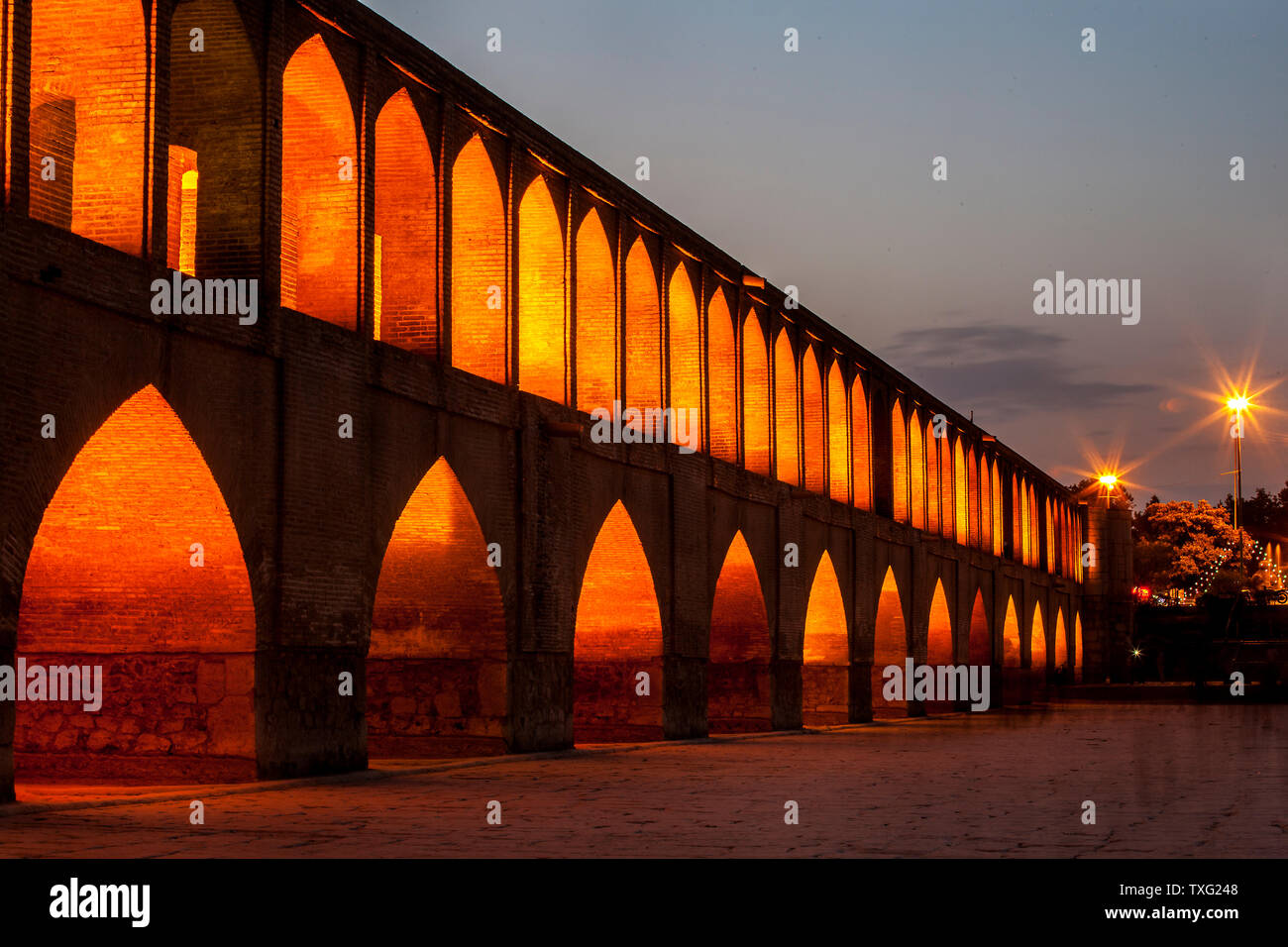 Isfahan thirty-three-hole bridge Stock Photo - Alamy