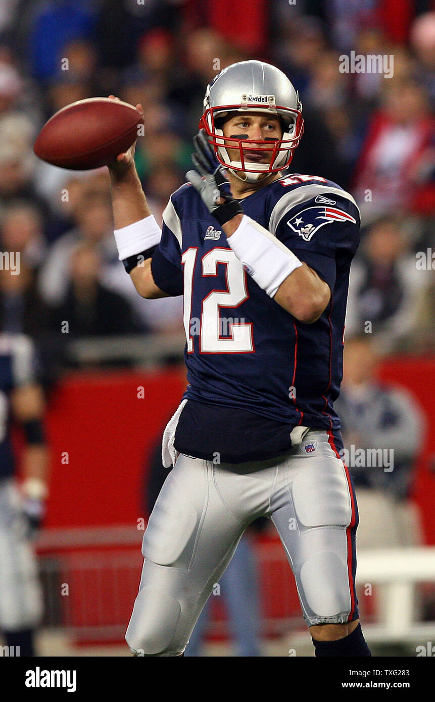 New England Patriots quarterback Tom Brady throws against the Chicago ...