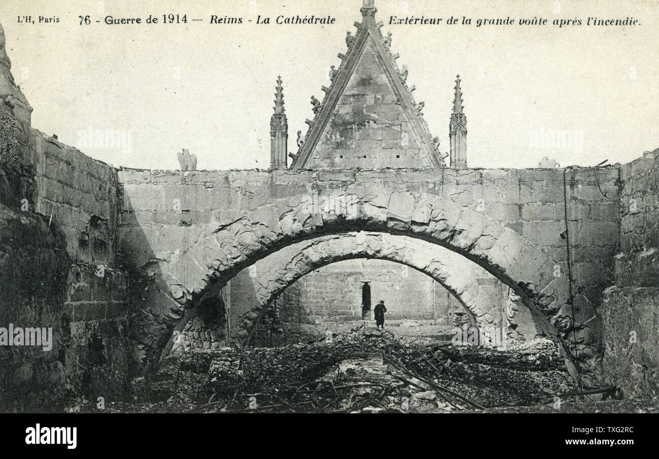 Postcard representing the ruins of the Reims cathedral (Our Lady of ...