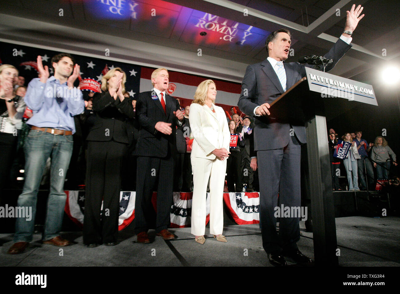 Former Massachusetts Governor and 2008 Republican presidential ...