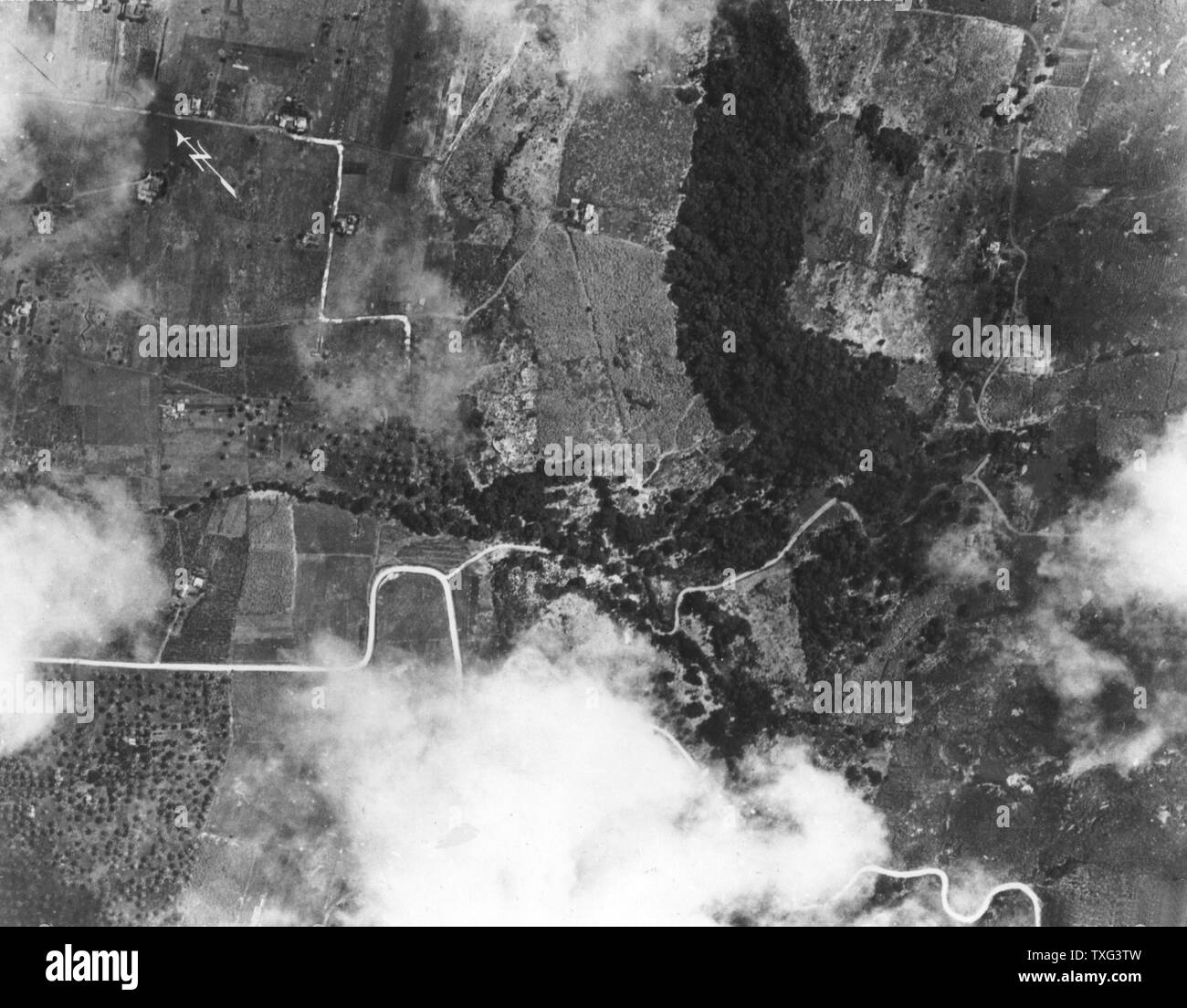 Aerial bombing hi-res stock photography and images - Alamy