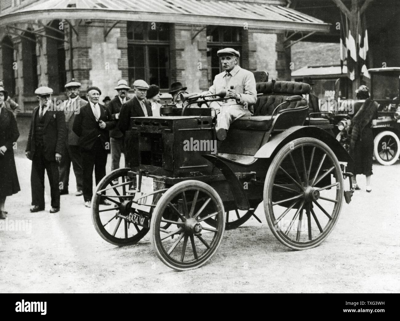 Car first 19th century hi-res stock photography and images - Alamy