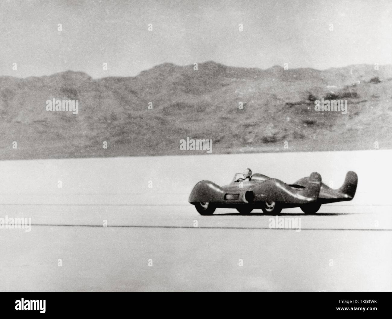 French racing driver Jean Hébert driving the Renault Etoile Filante ...