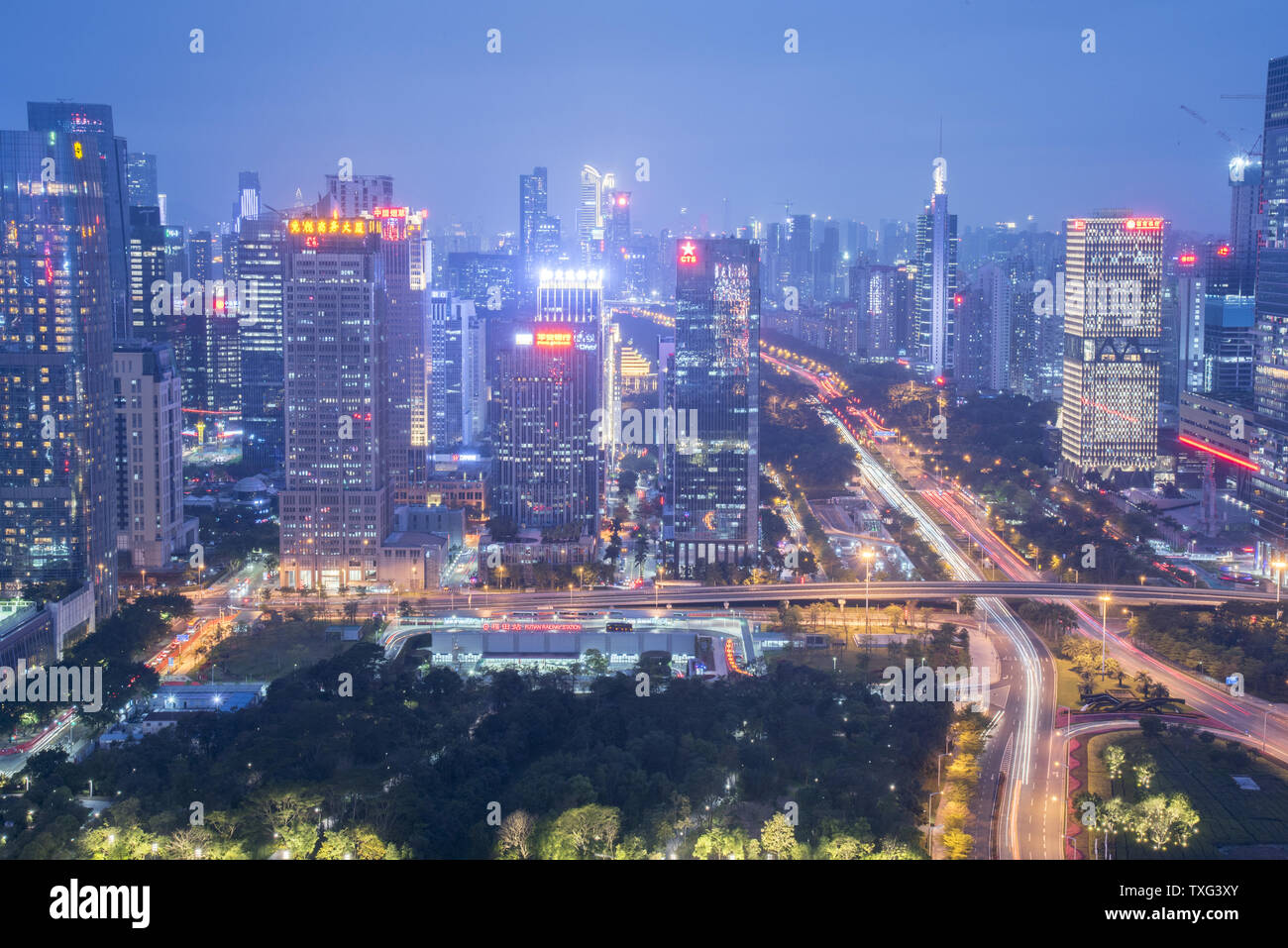 City development neon colors hi-res stock photography and images - Alamy