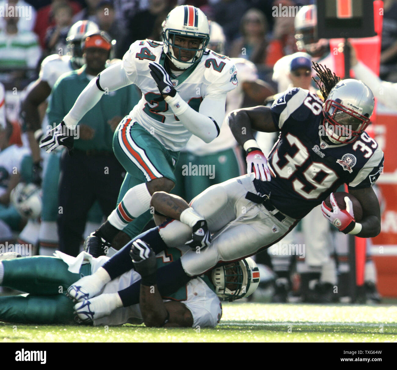 Yeremiah bell 37 miami dolphins High Resolution Stock Photography and ...