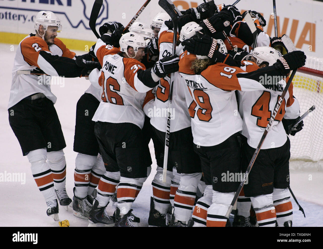 Flyers win hi-res stock photography and images - Alamy