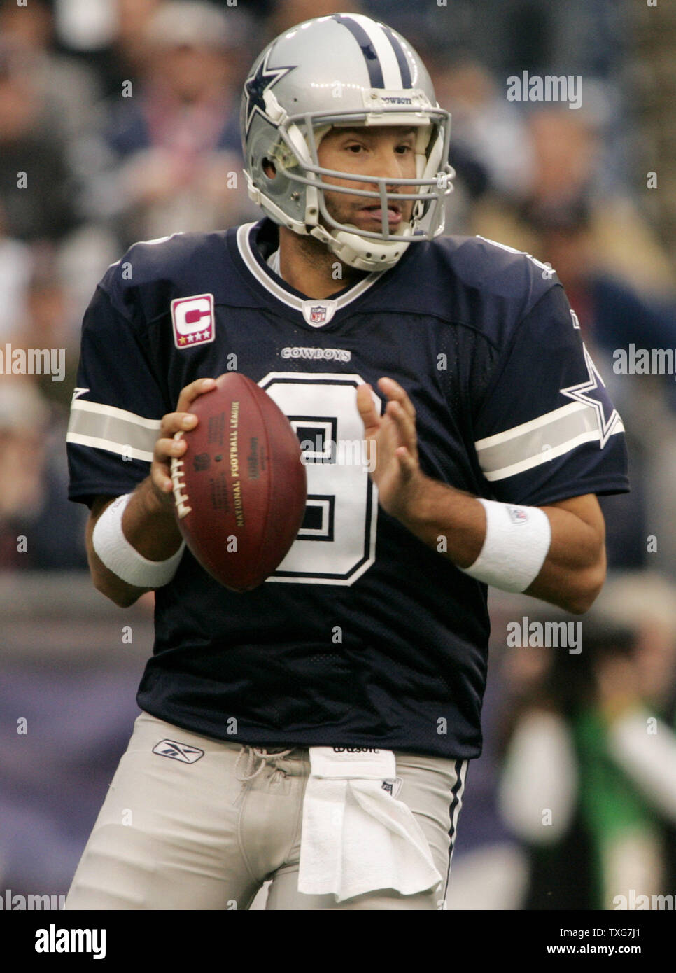 Tony romo on the dallas cowboys hi-res stock photography and images - Alamy