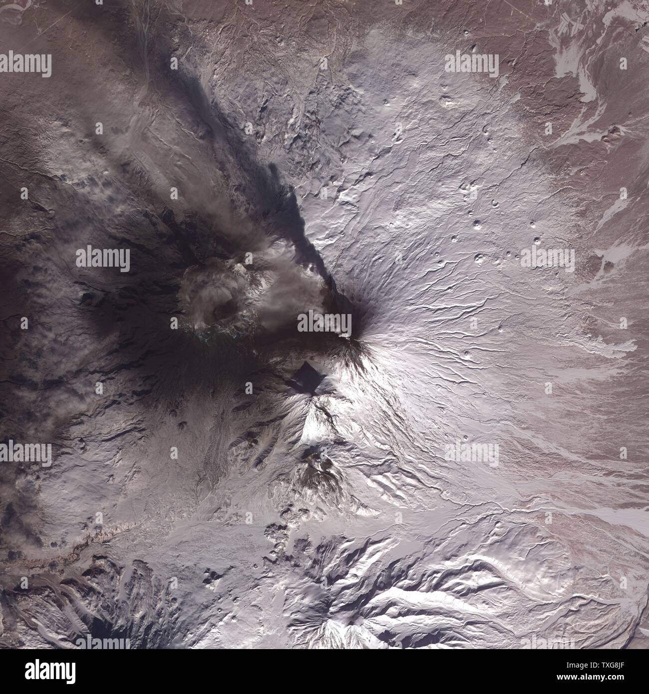 Satellite image of eruption of kliuchevskoi or klyuchevskaya sopka ...
