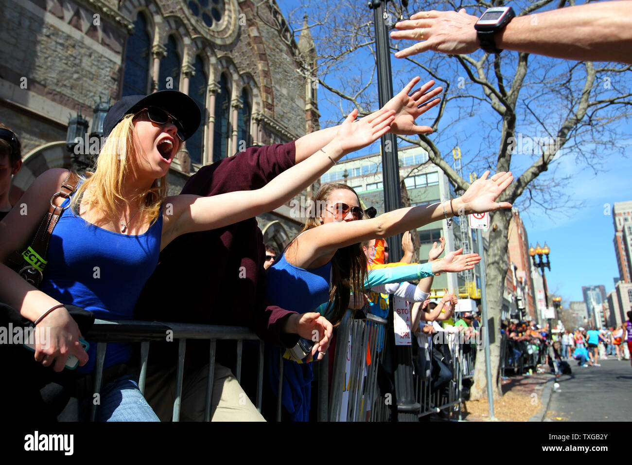 21 april 2014 running of the boston hi-res stock photography and images ...