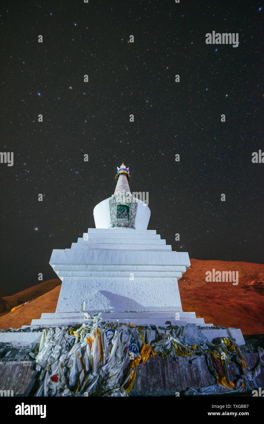 Buddhist pagoda night star hi-res stock photography and images - Alamy