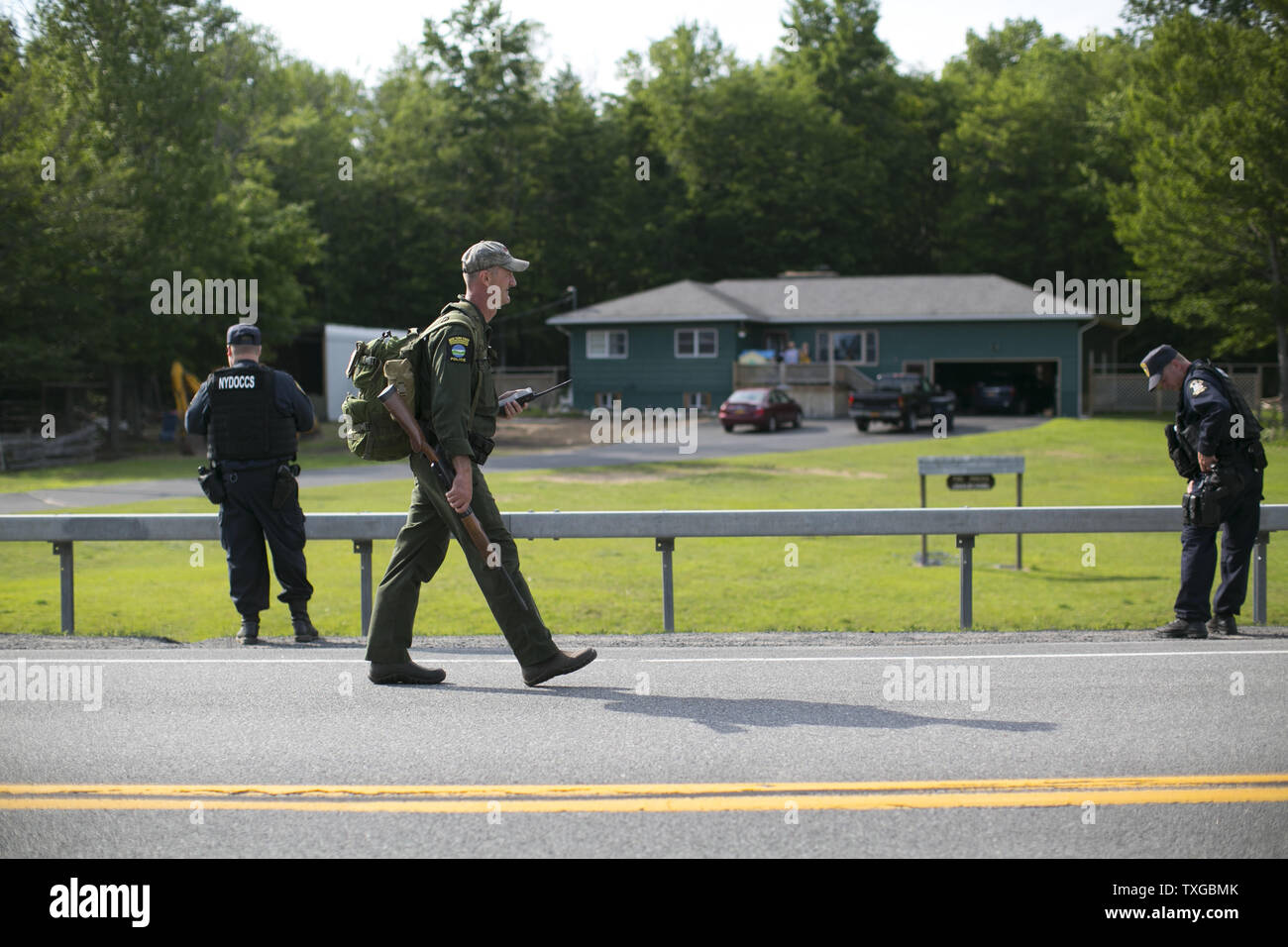 New york state corrections officer hi-res stock photography and images ...