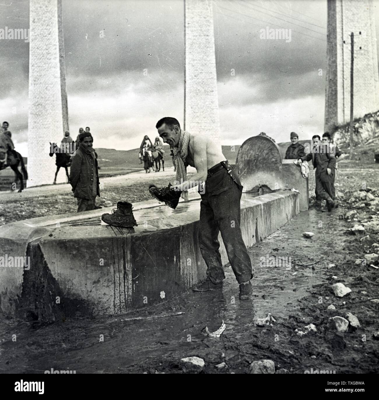 British Para troops in Tunisia. Photograph shows Sergeant Frank Tucker ...