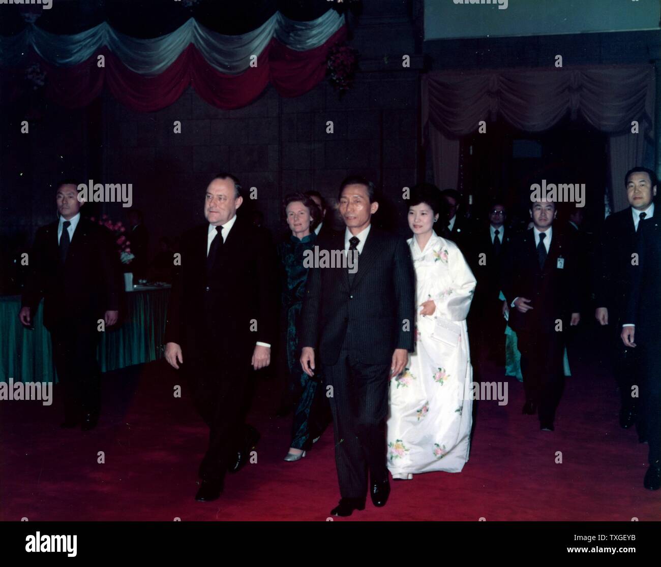 Colour photograph of Prime Minister Robert Muldoon, Lady Thea Muldoon ...