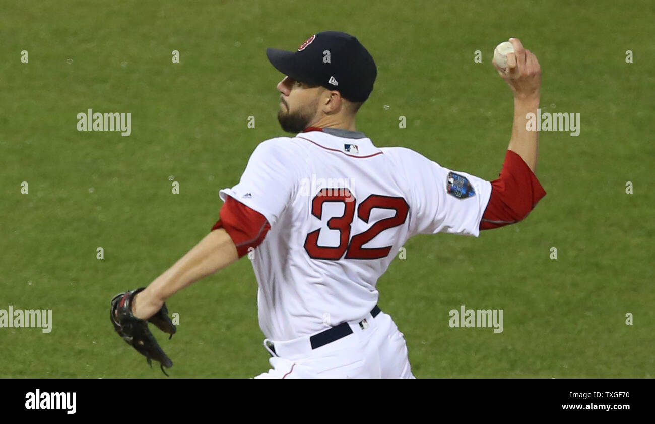 Boston Red Sox relief pitcher Matt Barnes delivers to the Los Angeles ...