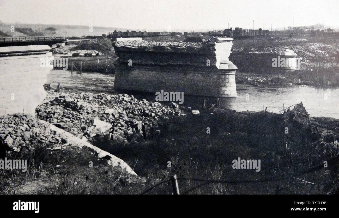 Retreating army hi-res stock photography and images - Alamy