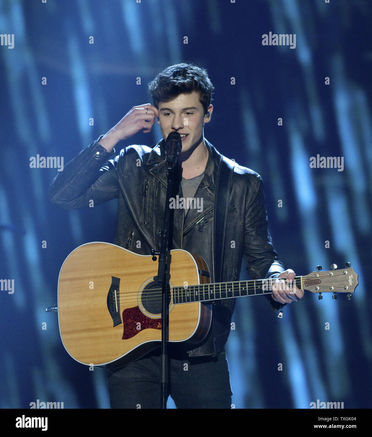 Sean Mendes performs at the 2016 JUNO Awards Broadcast in Calgary ...