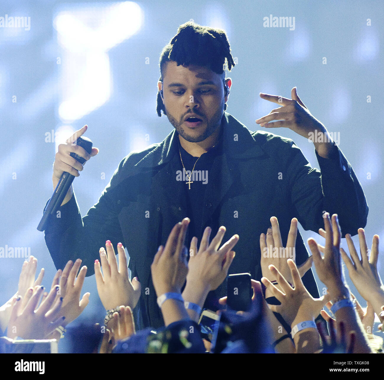 The weeknd 2016 hi-res stock photography and images - Alamy
