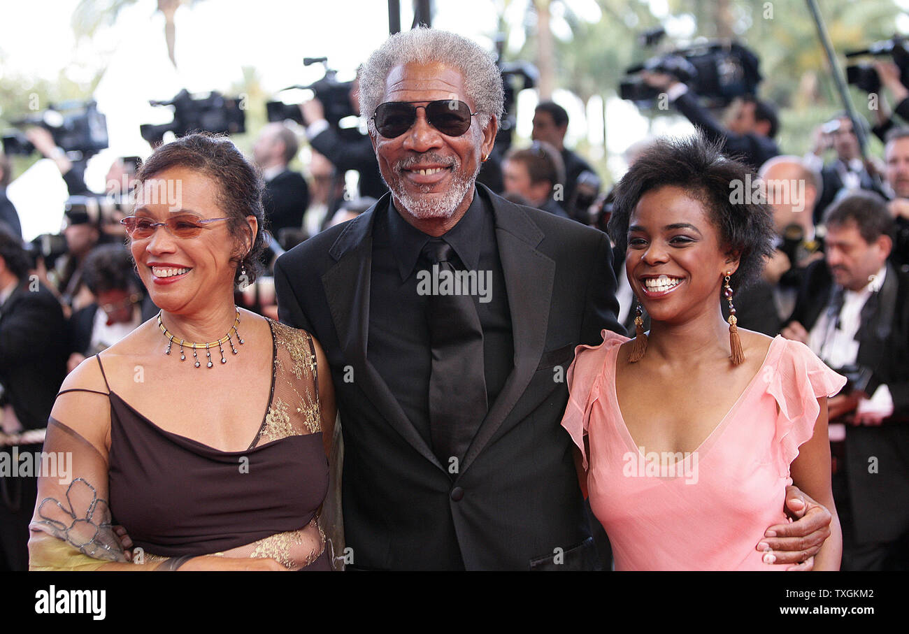 Morgan Freeman (C) and family arrive for the Awards ceremony at the ...