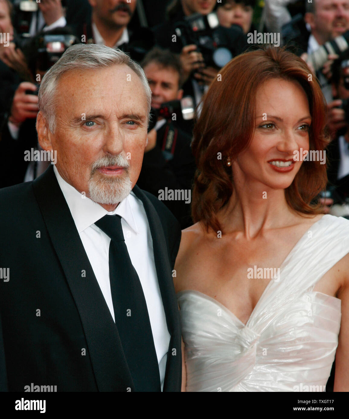 Actor Dennis Hopper his wife Victoria Duffy arrive on the red carpet ...