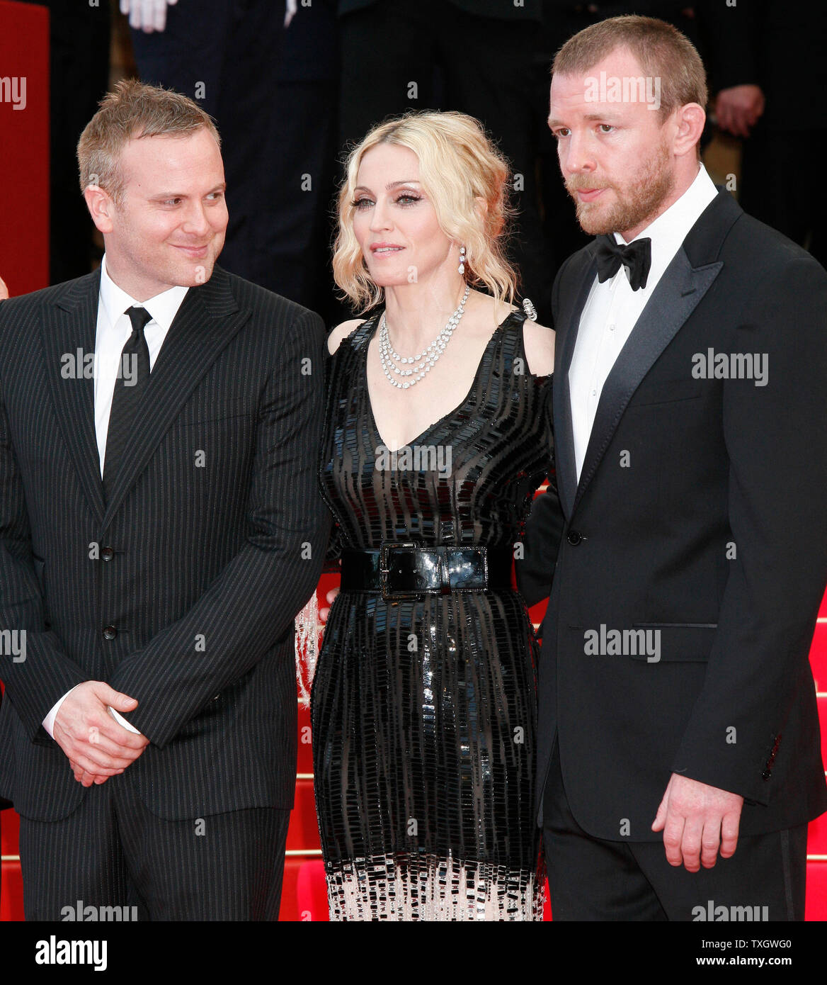 Director Director Nathan Rissman (L), singer Madonna (C) and her ...