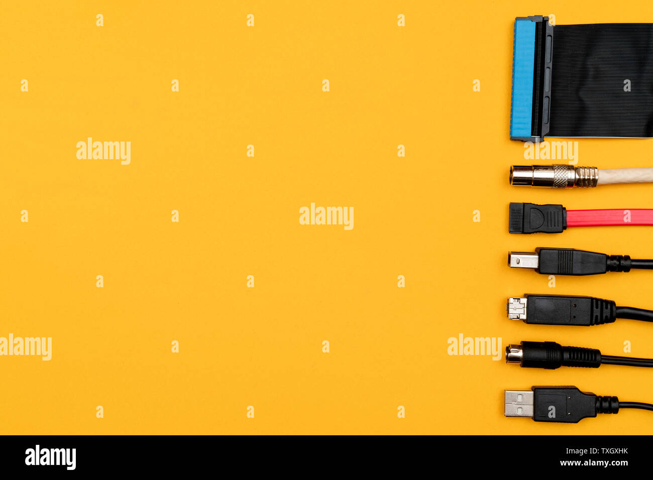 Connecting wires for the computer. Types of connectors Stock Photo - Alamy