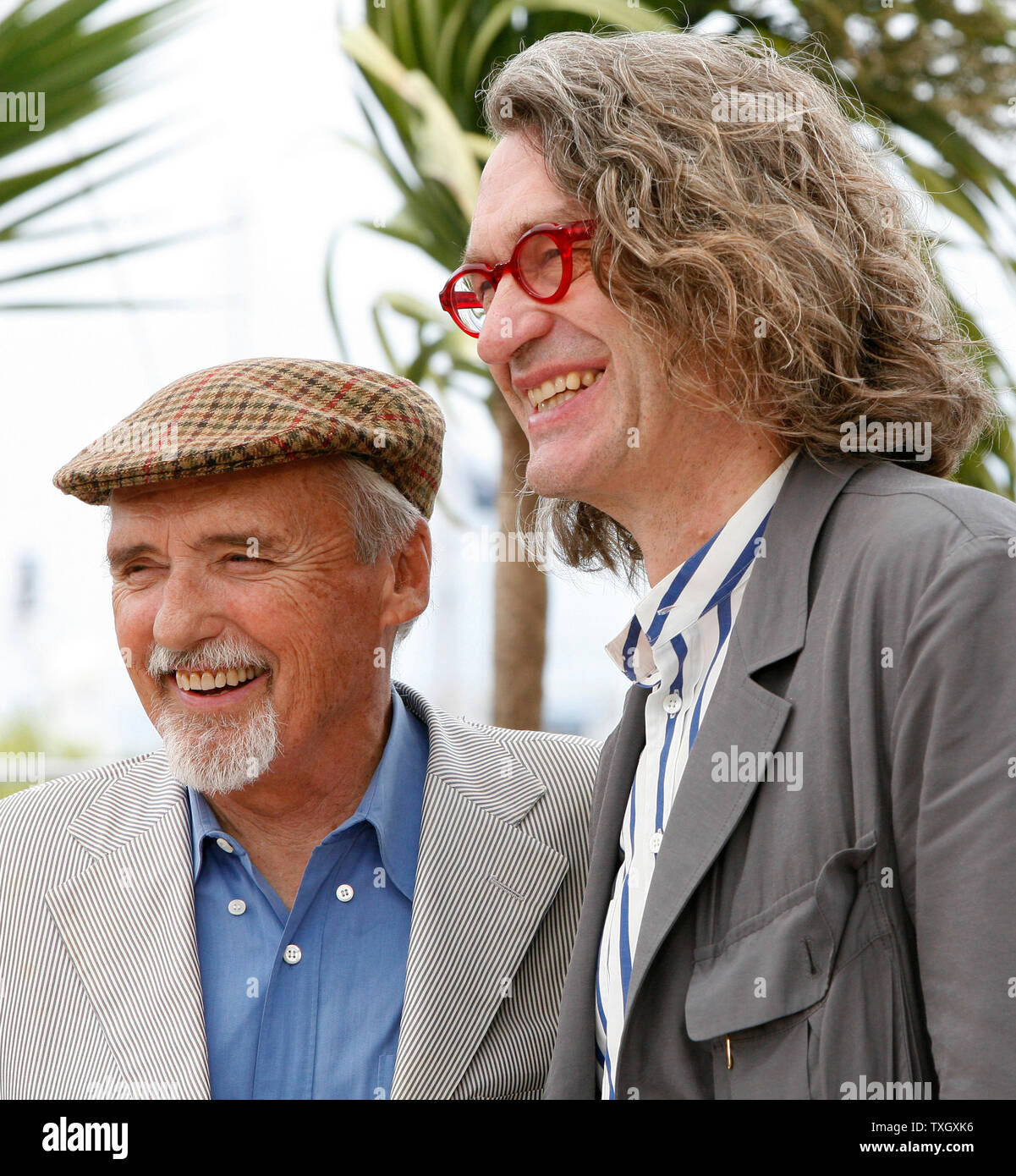 Actor Dennis Hopper (L) and director Wim Wenders arrive at a photocall ...