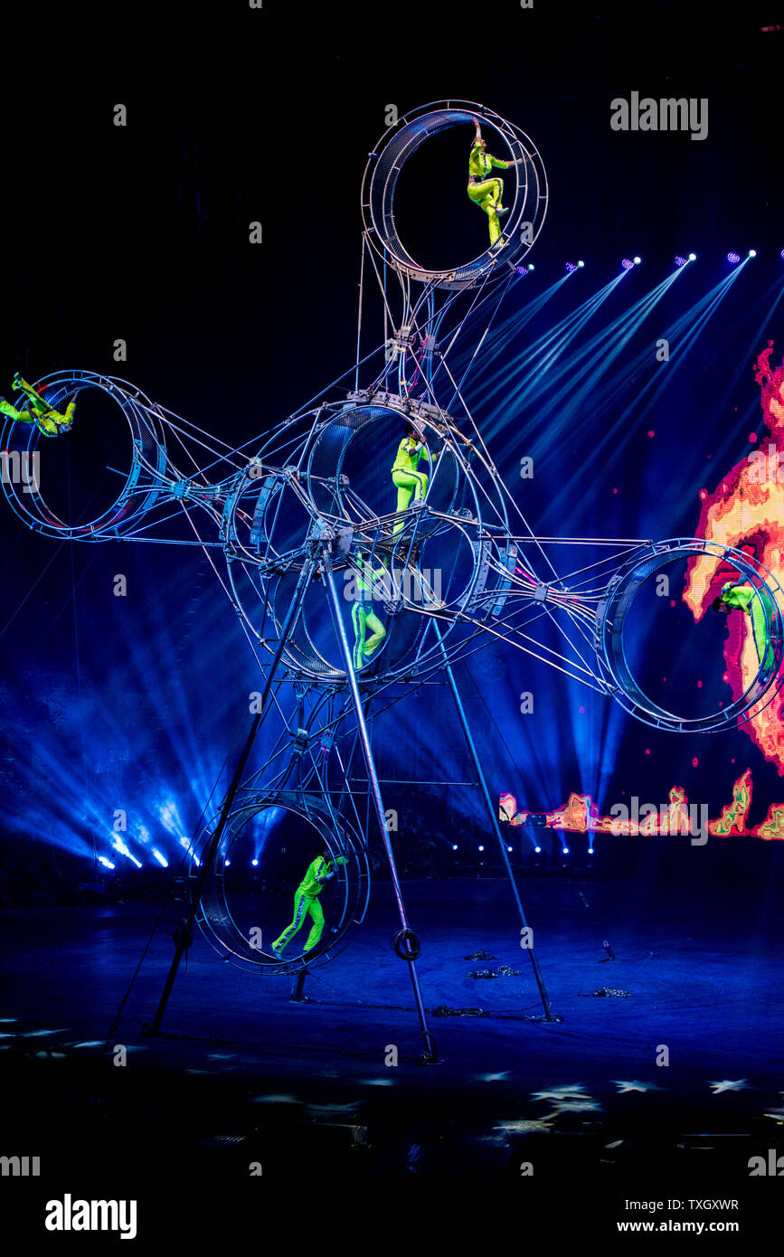 Great circus performance in Changlong, Guangzhou Stock Photo - Alamy