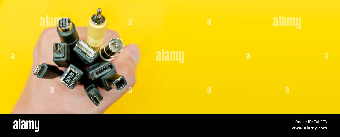 Connecting wires for the computer. Types of connectors Stock Photo - Alamy