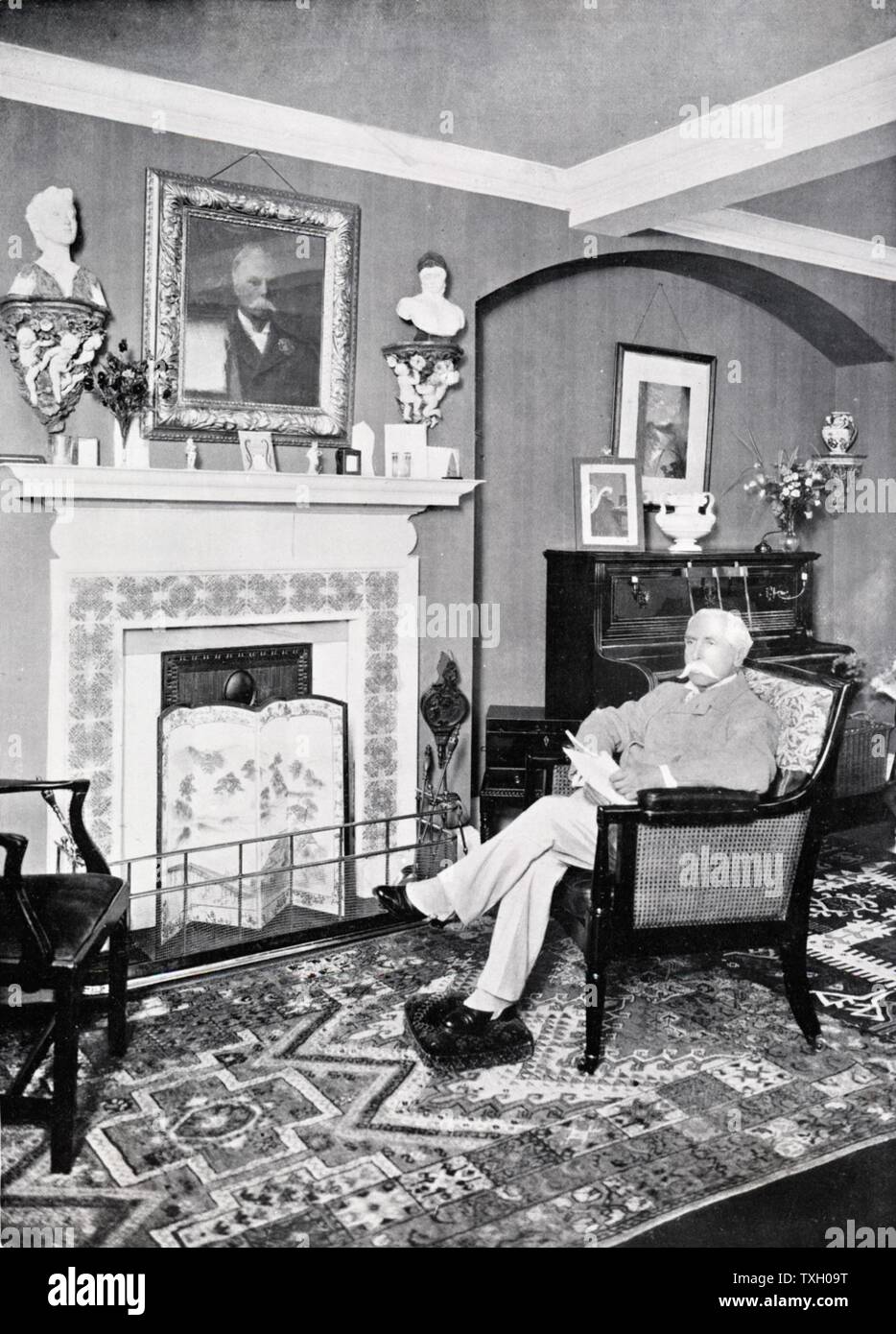 At home poet laureate hi-res stock photography and images - Alamy