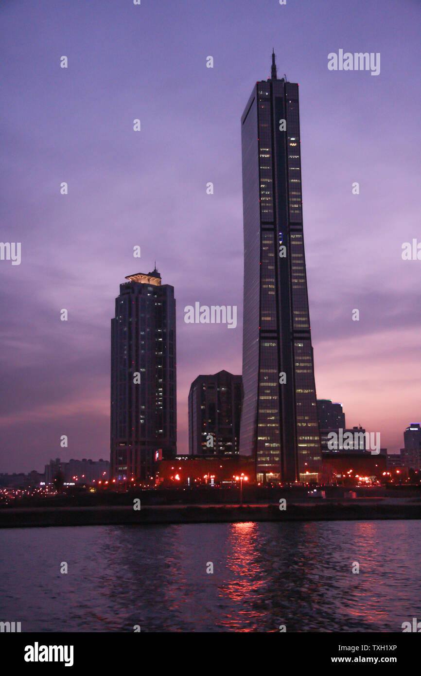 Night view of the Han River Stock Photo - Alamy