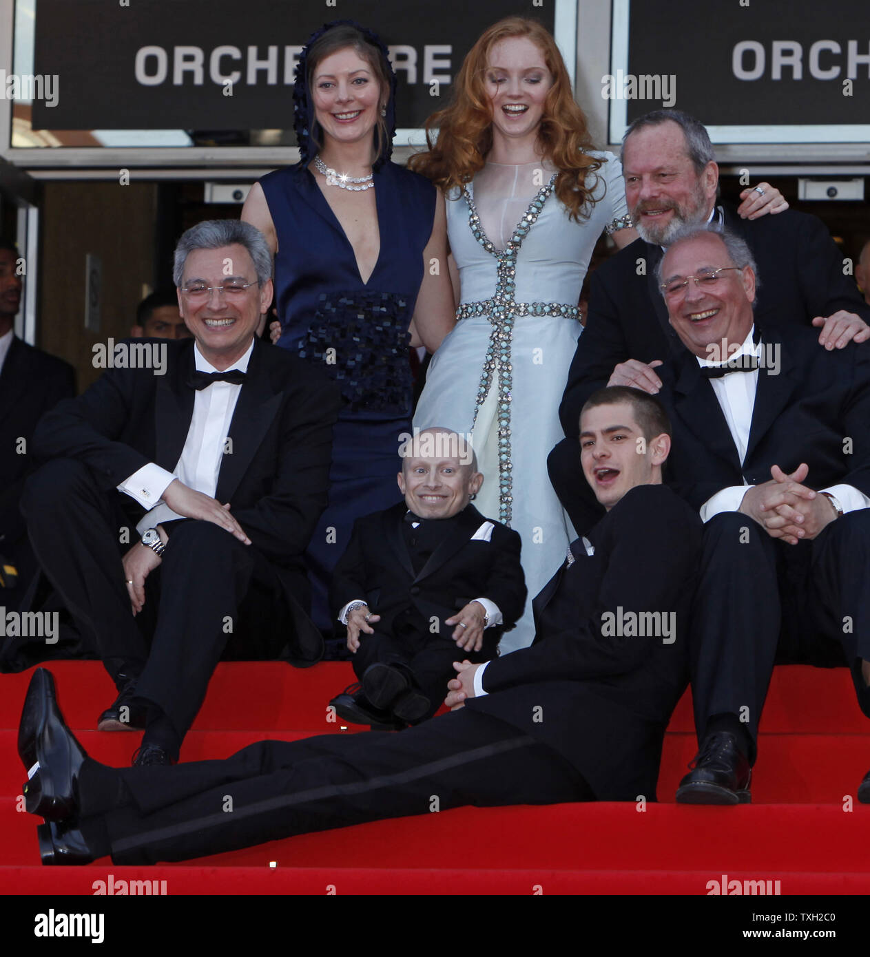 The cast and crew from the film "The Imaginarium of Doctor Parnassus ...