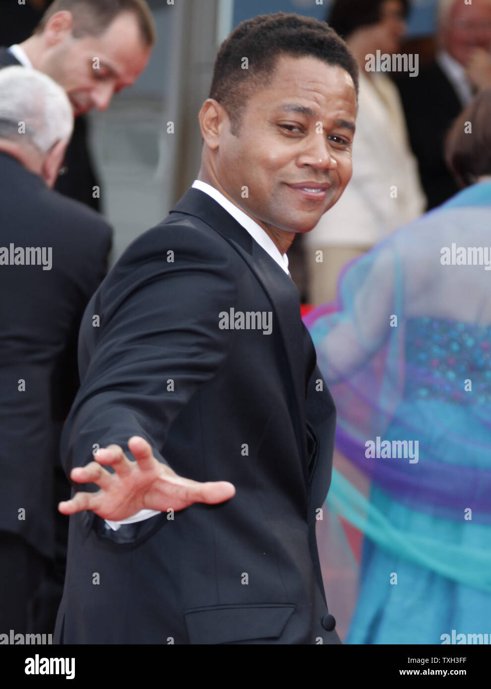 Cuba Gooding Jr. arrives on the red carpet before the screening of the ...