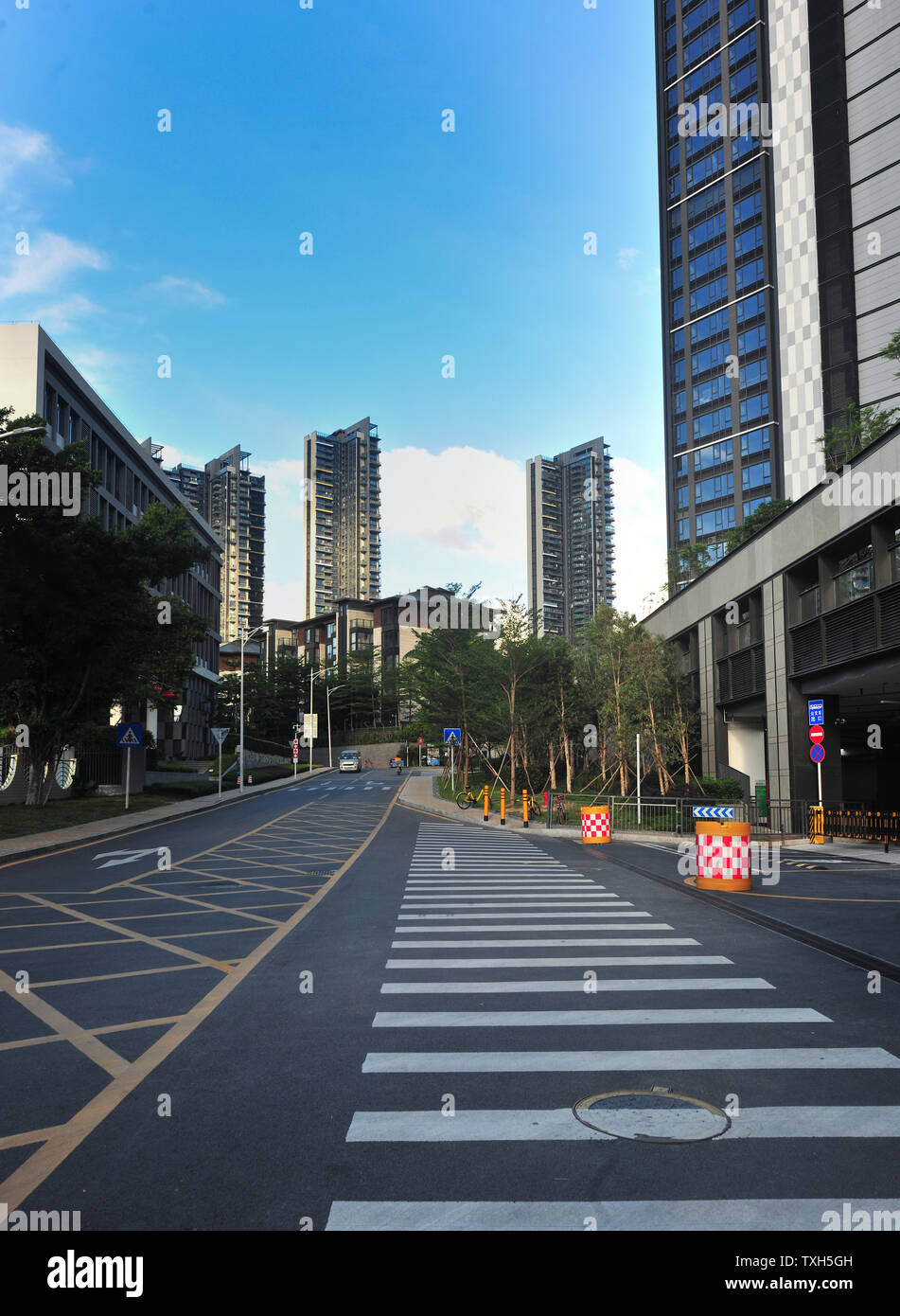 Overseas chinese city shenzhen hi-res stock photography and images - Alamy
